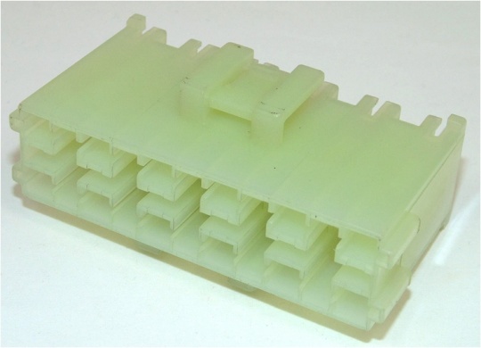 6 Way Littelfuse 257 Series Blade Fuse Holder Natural Female ...