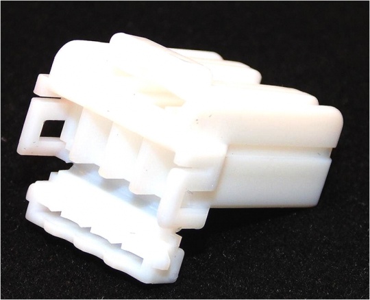 4 Way TE Connectivity 070 Multilock White Male - automotiveconnectors.com